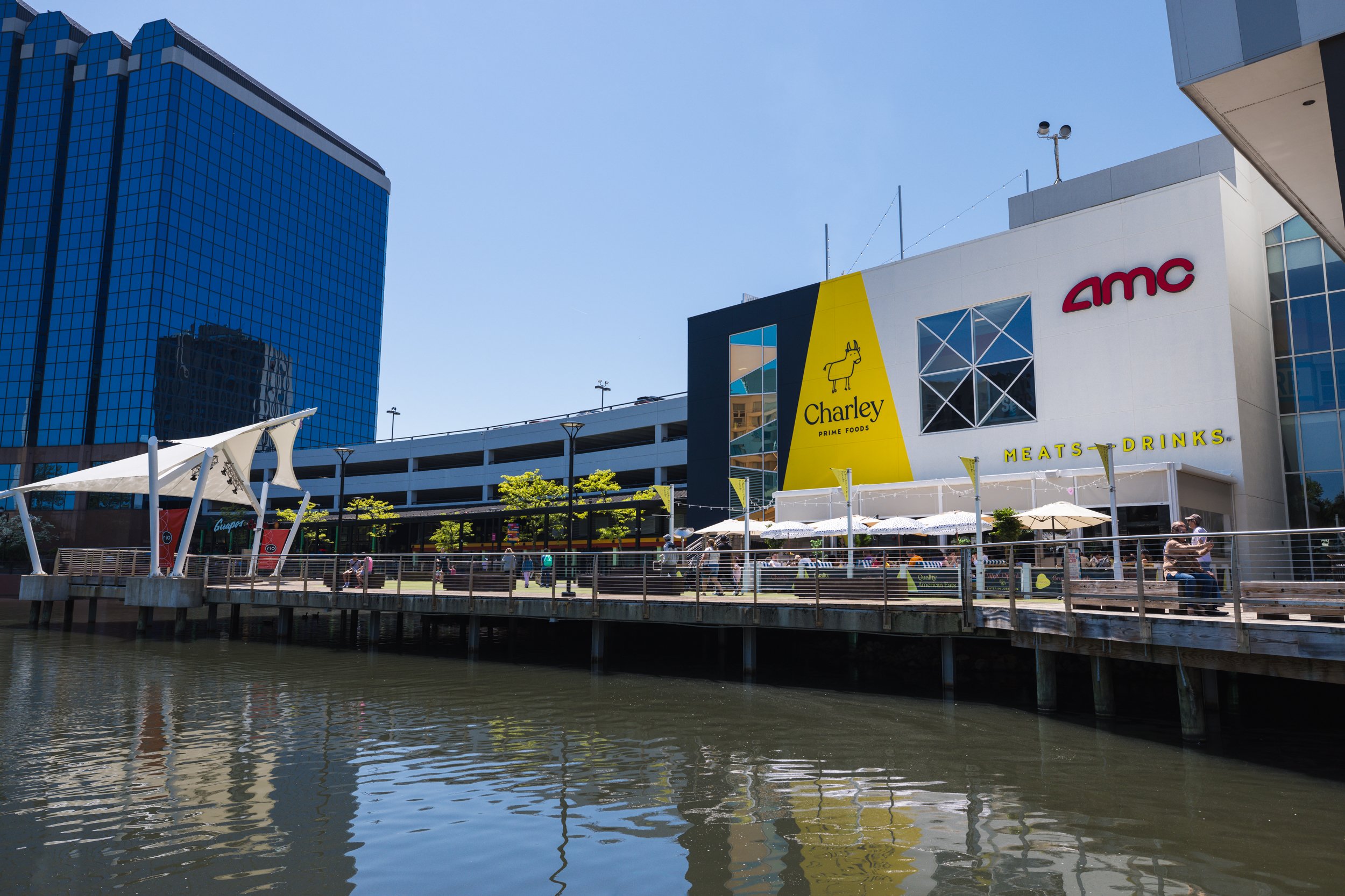 Live Music on Charleys Patio | Rio Lakefront